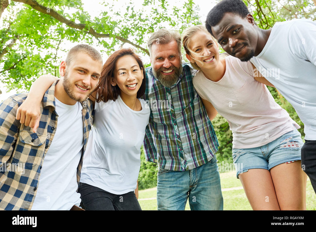 Multicultural group hi-res stock photography and images - Alamy