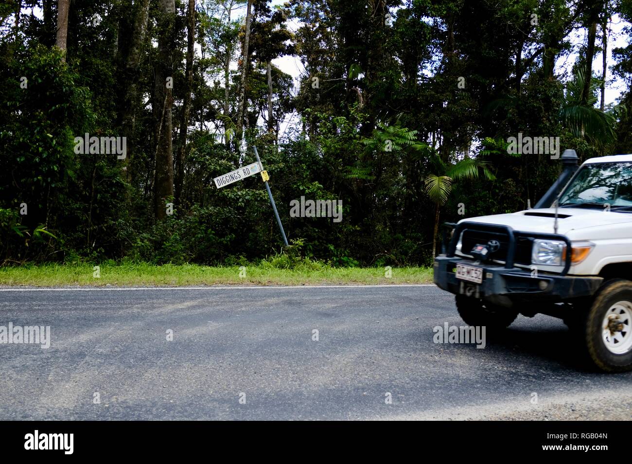 The turnoff to the diggings campsite on diggings road, Bush camp at The ...