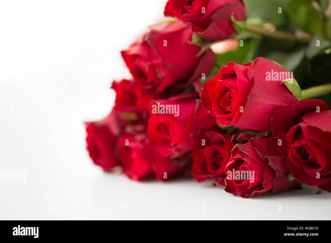 Red roses bunch hi-res stock photography and images - Alamy