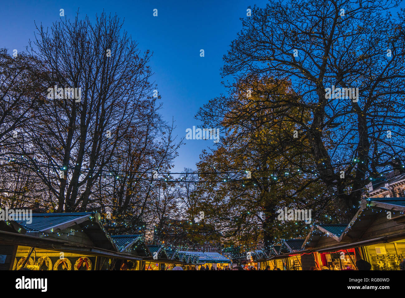 Christmas Market Stalls Stock Photo - Alamy