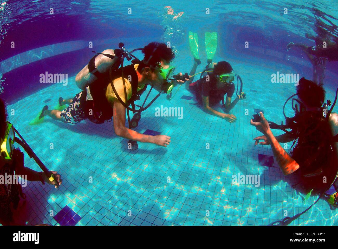 Scuba classes hi-res stock photography and images - Alamy