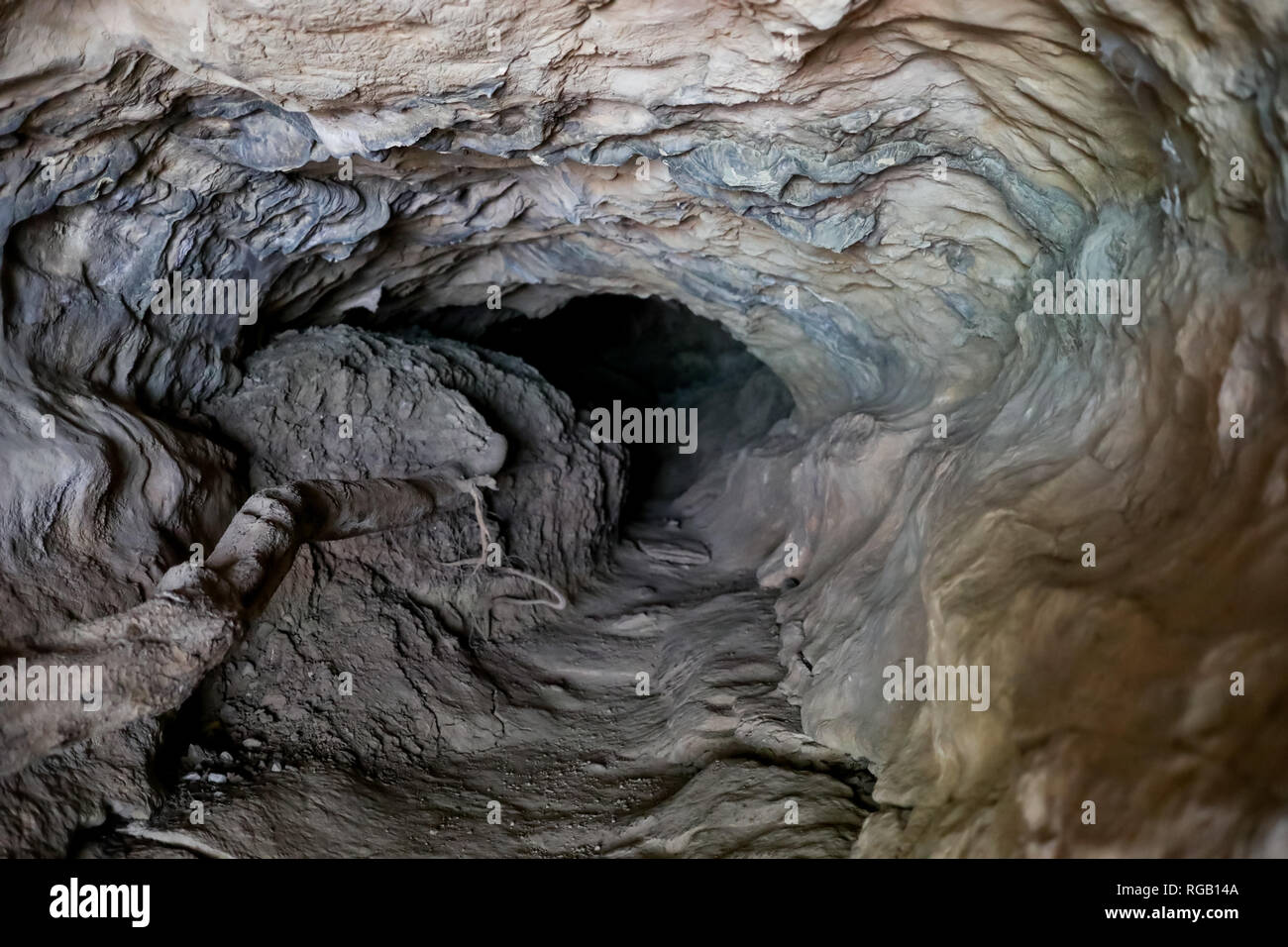 Underground grotto hi-res stock photography and images - Alamy