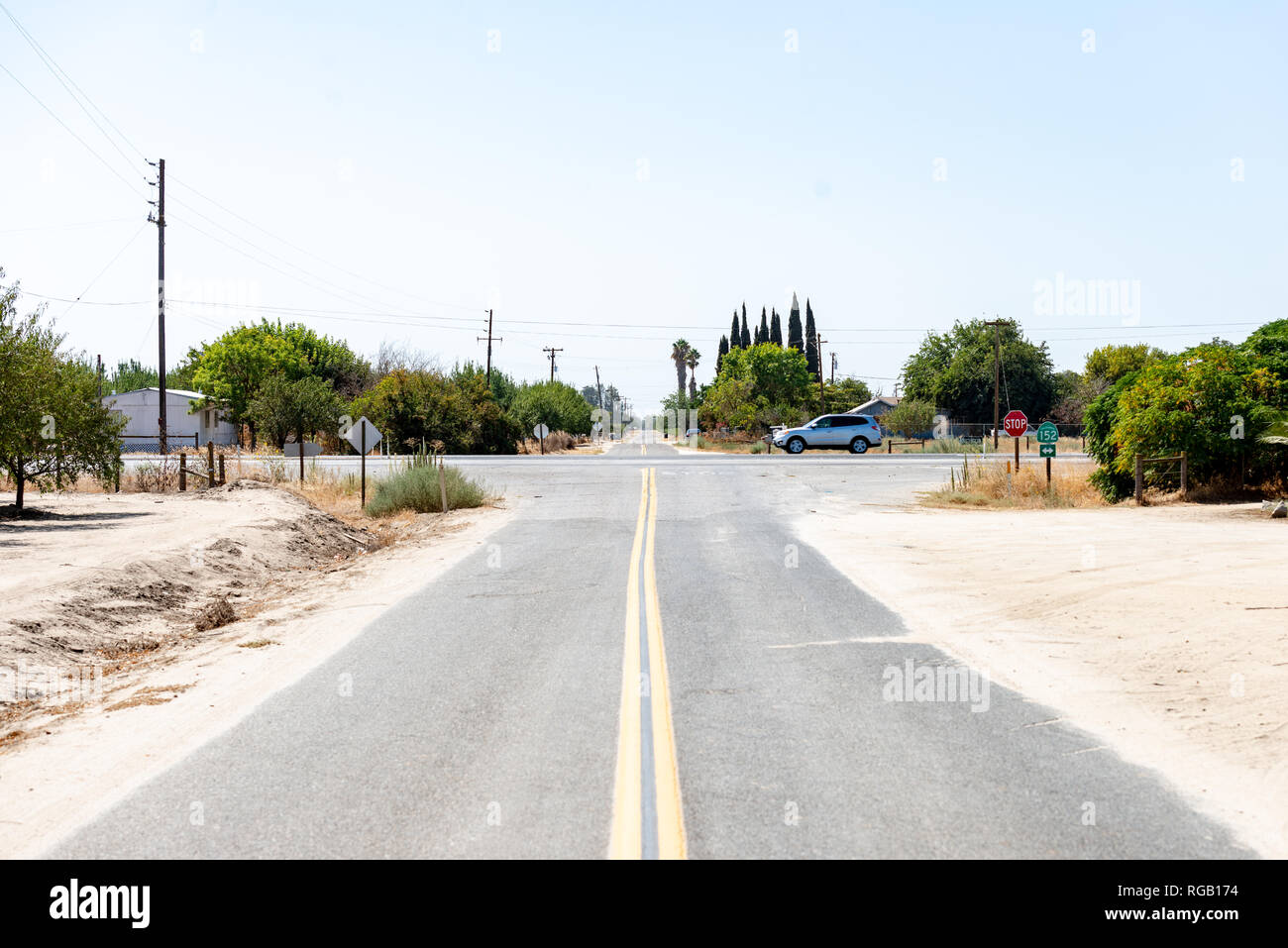 Farm crossing hi-res stock photography and images - Alamy