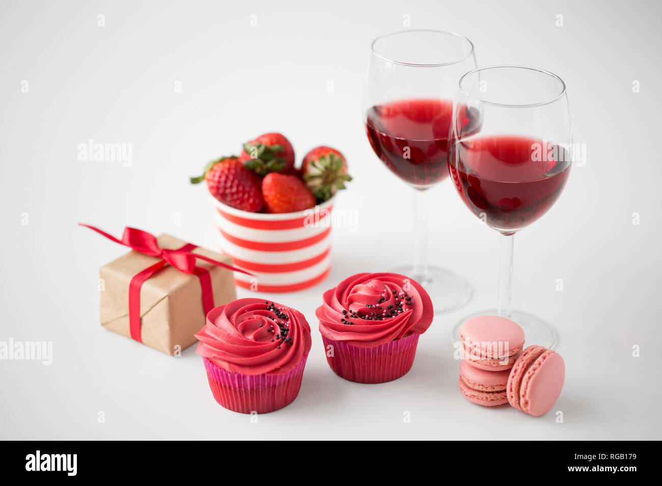 Red sweets hi-res stock photography and images - Alamy