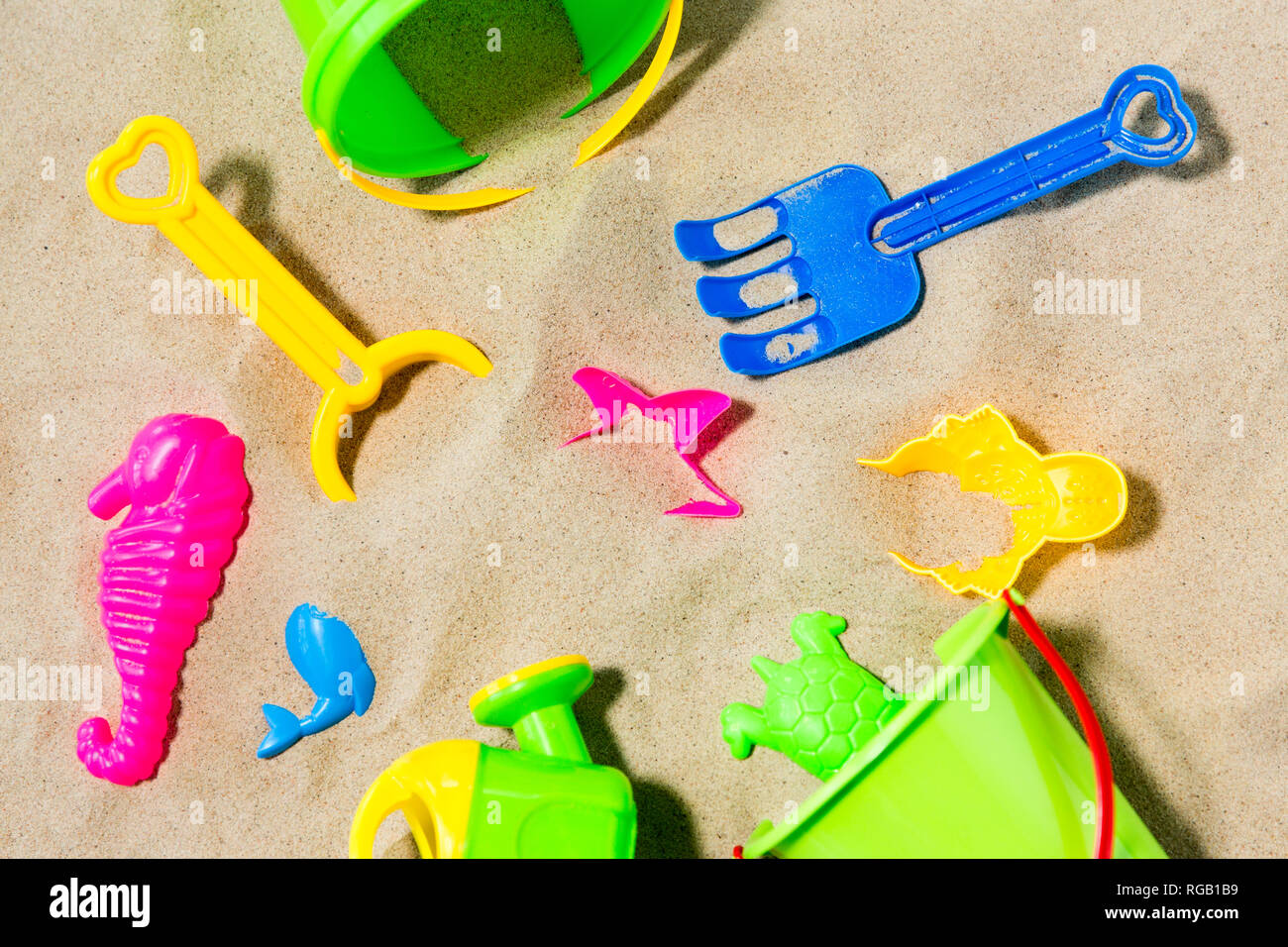 Beach shore sand toys hi-res stock photography and images - Alamy
