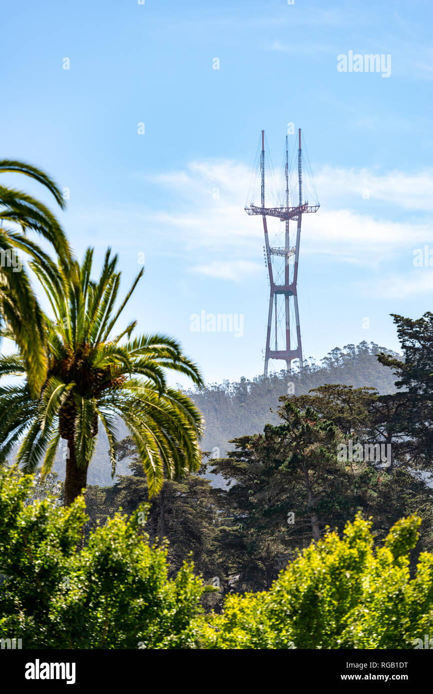 Radio transmission tower hi-res stock photography and images - Alamy