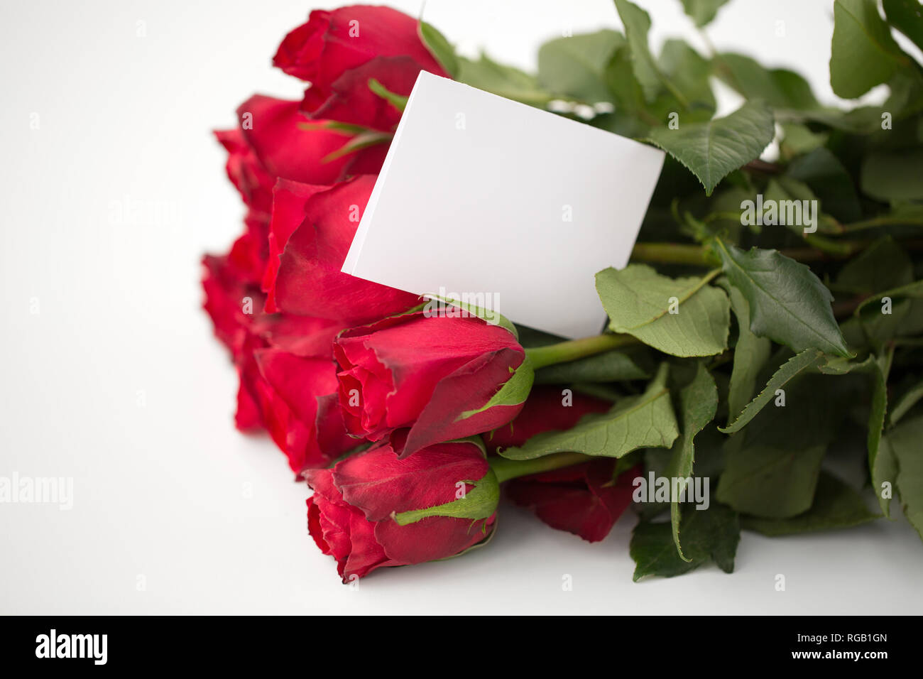 Rose bouquet and blank note card hi-res stock photography and images ...