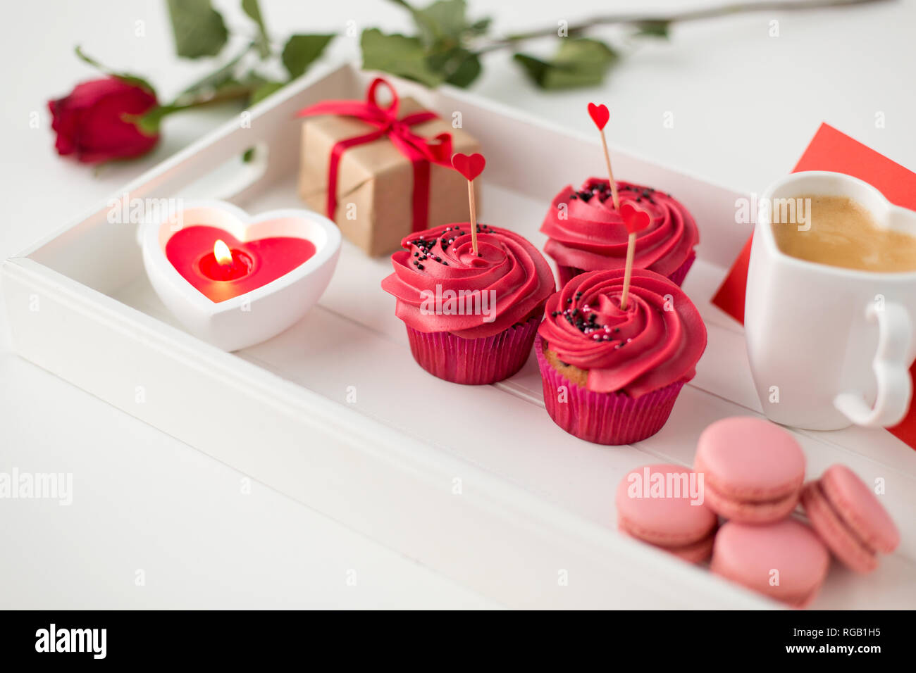 Sweets decorated with rose hi-res stock photography and images - Alamy