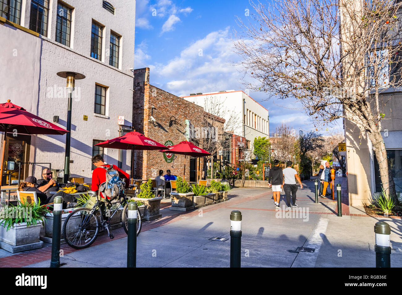 March 15, 2018 Pasadena / CA / USA - Pedestrian street lined up with ...