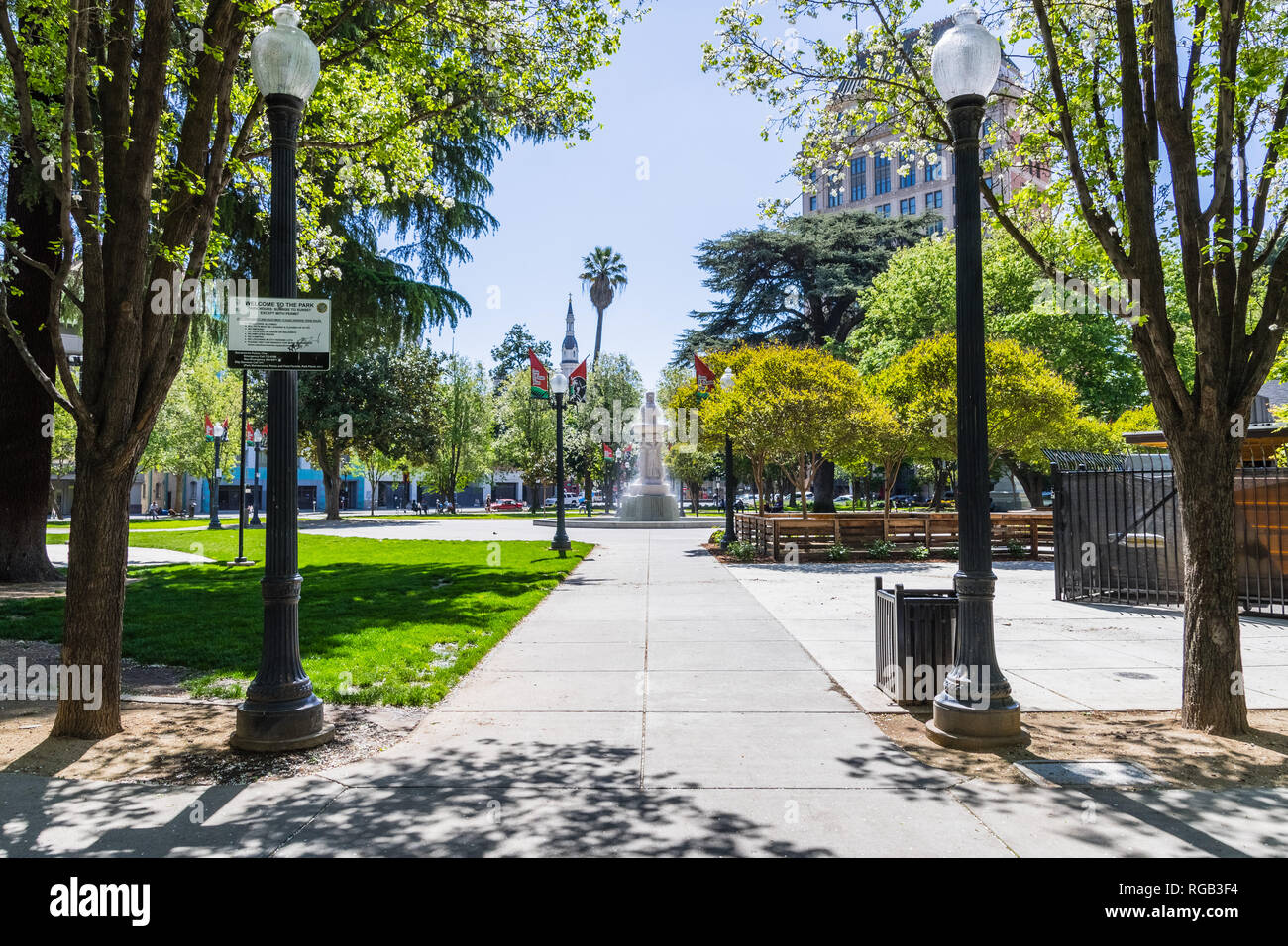 April 14, 2018 Sacramento / CA / USA - Pave Alley and water fountain in ...