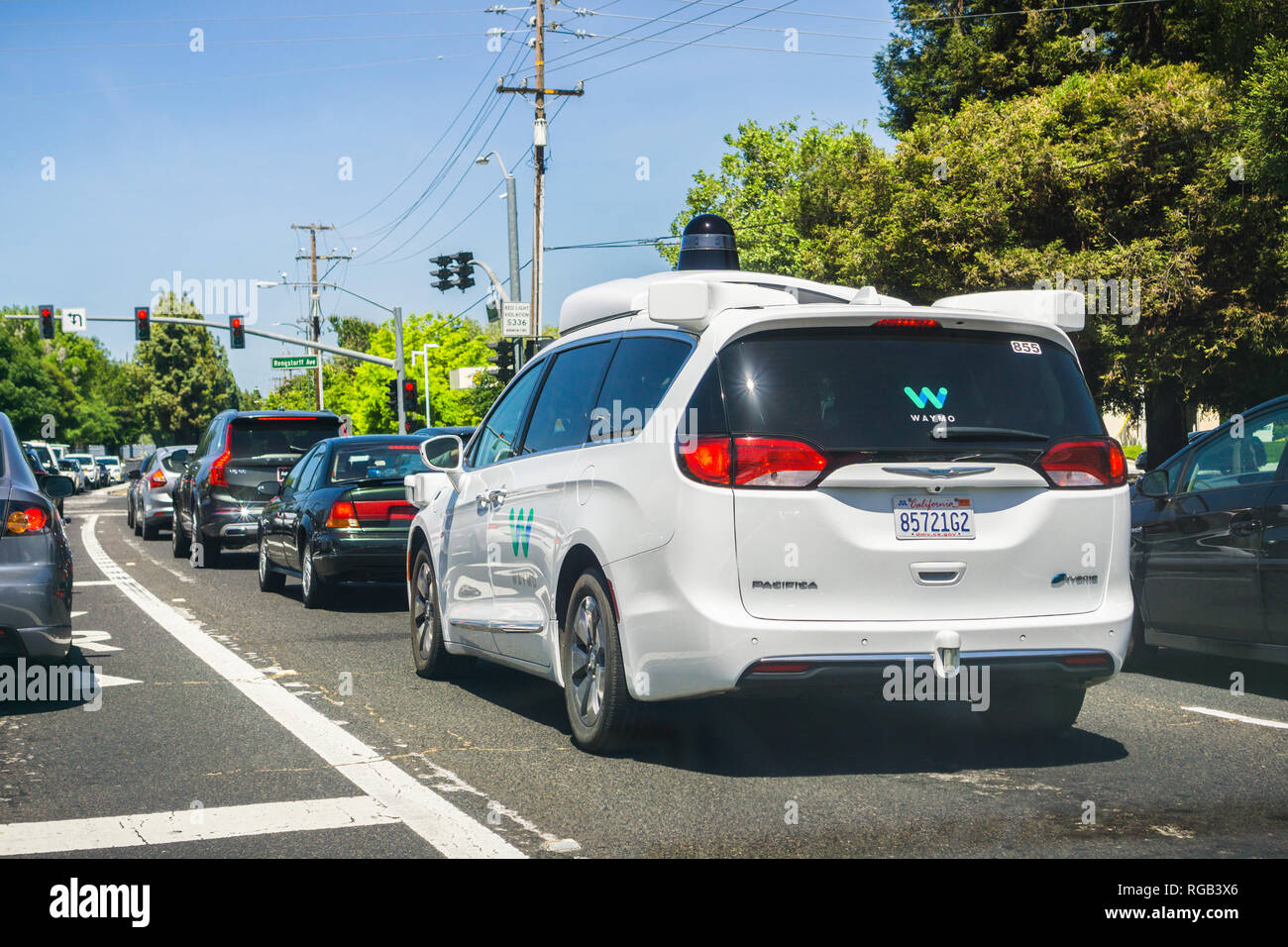 Self driving car hi-res stock photography and images - Alamy