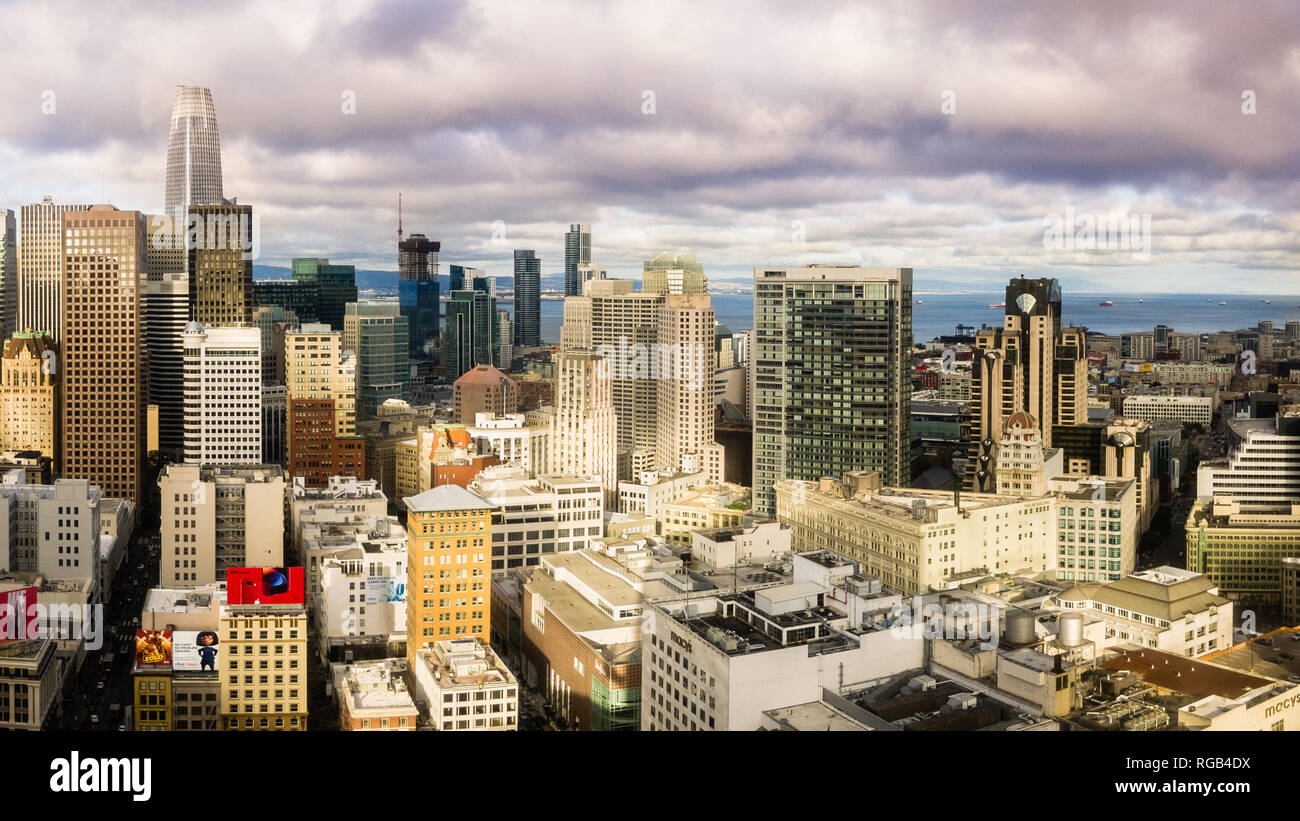 May 23, 2018 San Francisco / CA / USA - Panoramic view of the financial ...