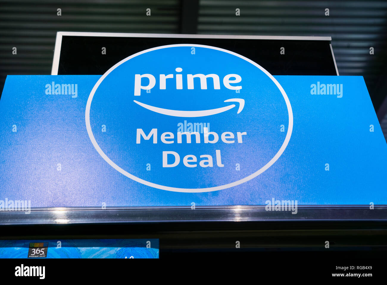 Amazon sign whole foods market hi-res stock photography and images - Alamy