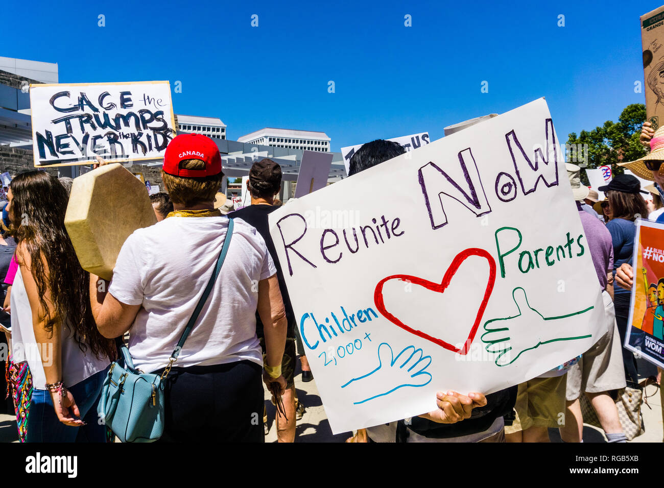 Reunite families hi-res stock photography and images - Alamy