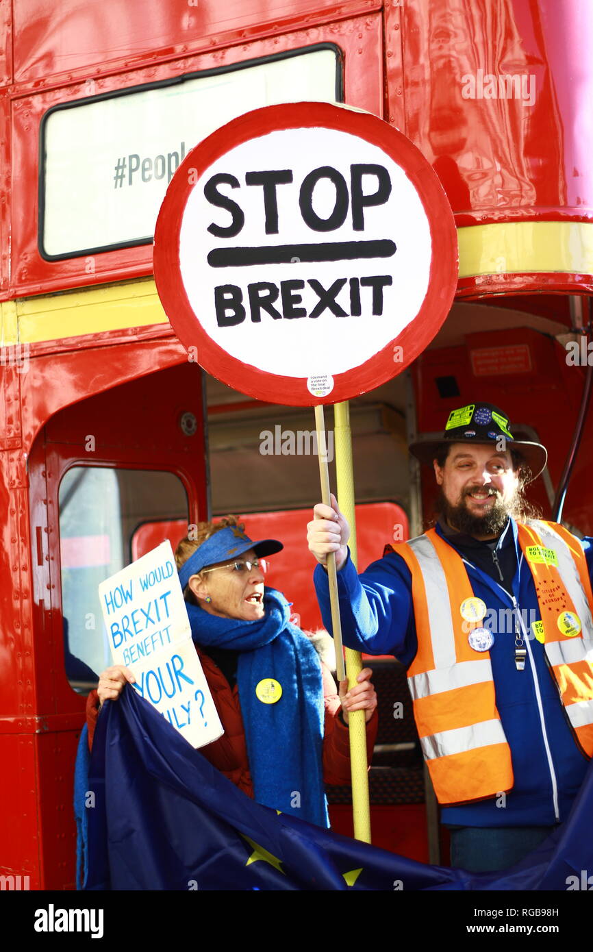 Bus stop sign westminster london hi-res stock photography and images ...