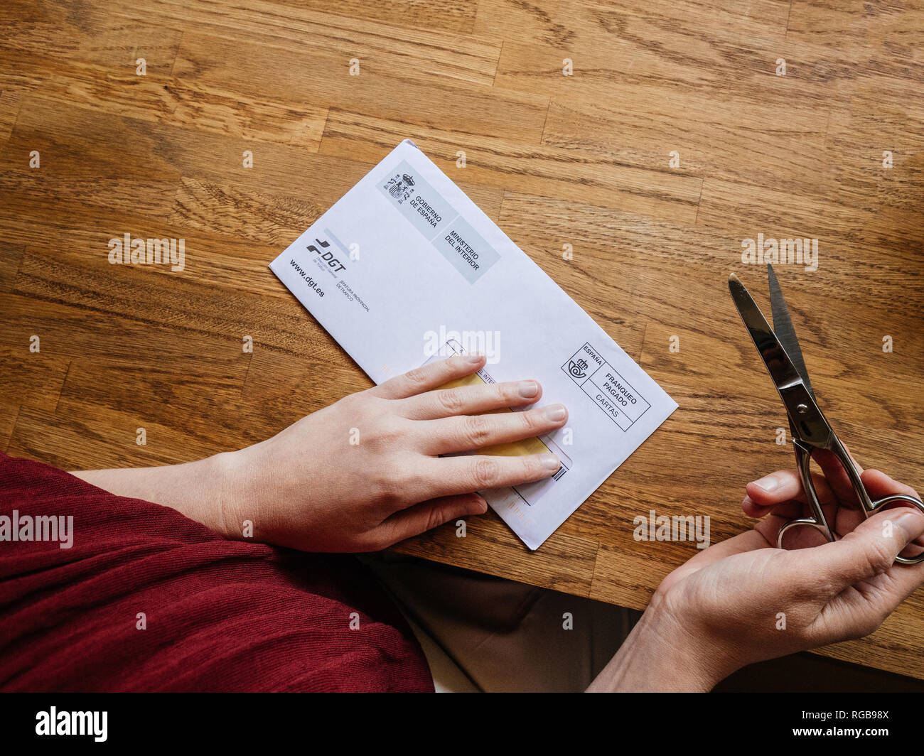 Police woman and holding police badge hi-res stock photography and ...