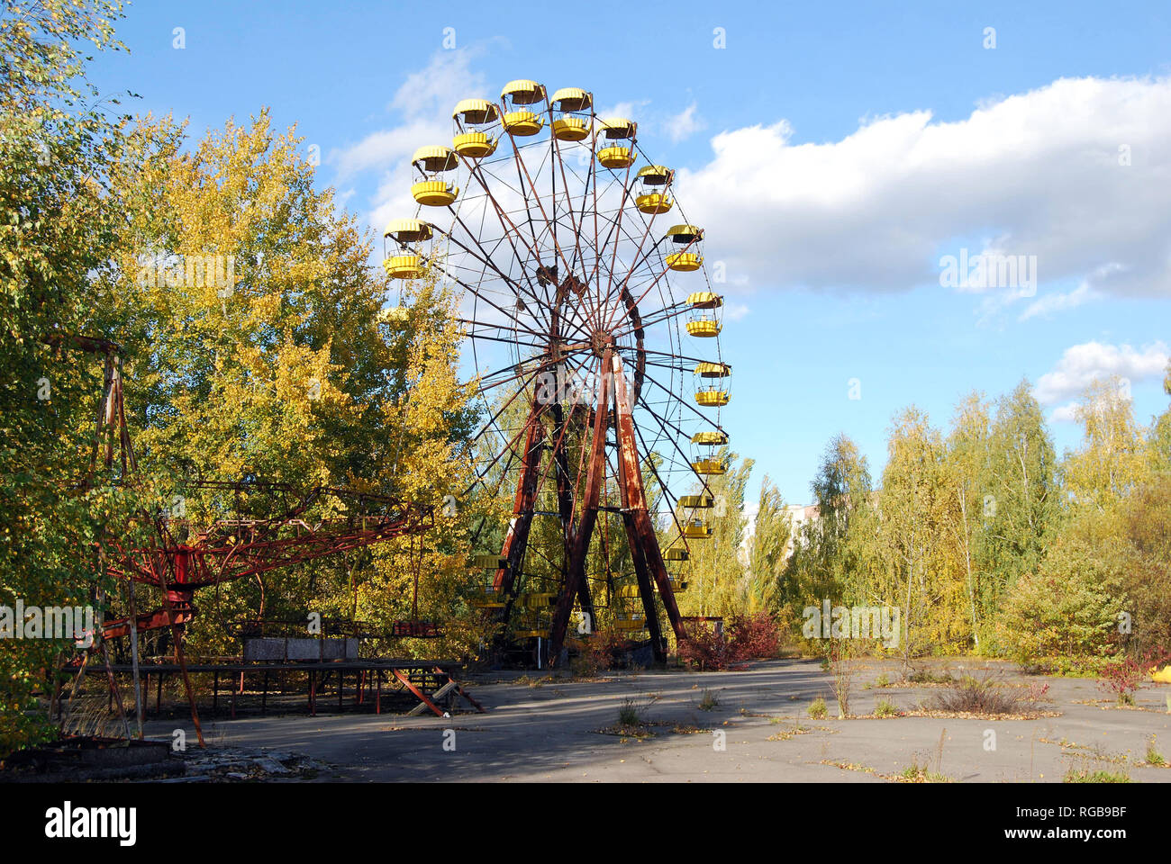 The abandoned streets and buildings in the town of Pripyat in the ...
