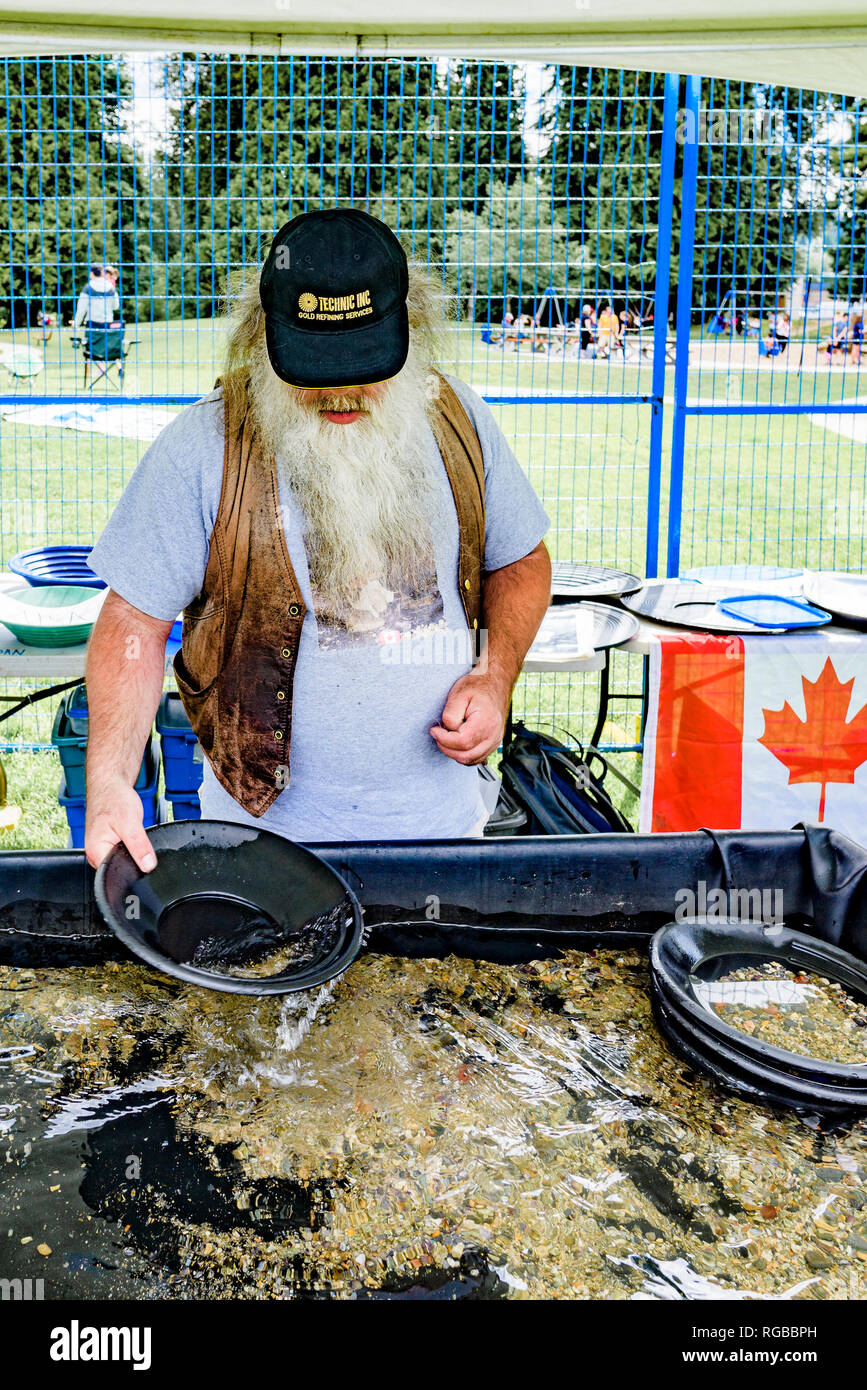 Golden spike hi-res stock photography and images - Alamy