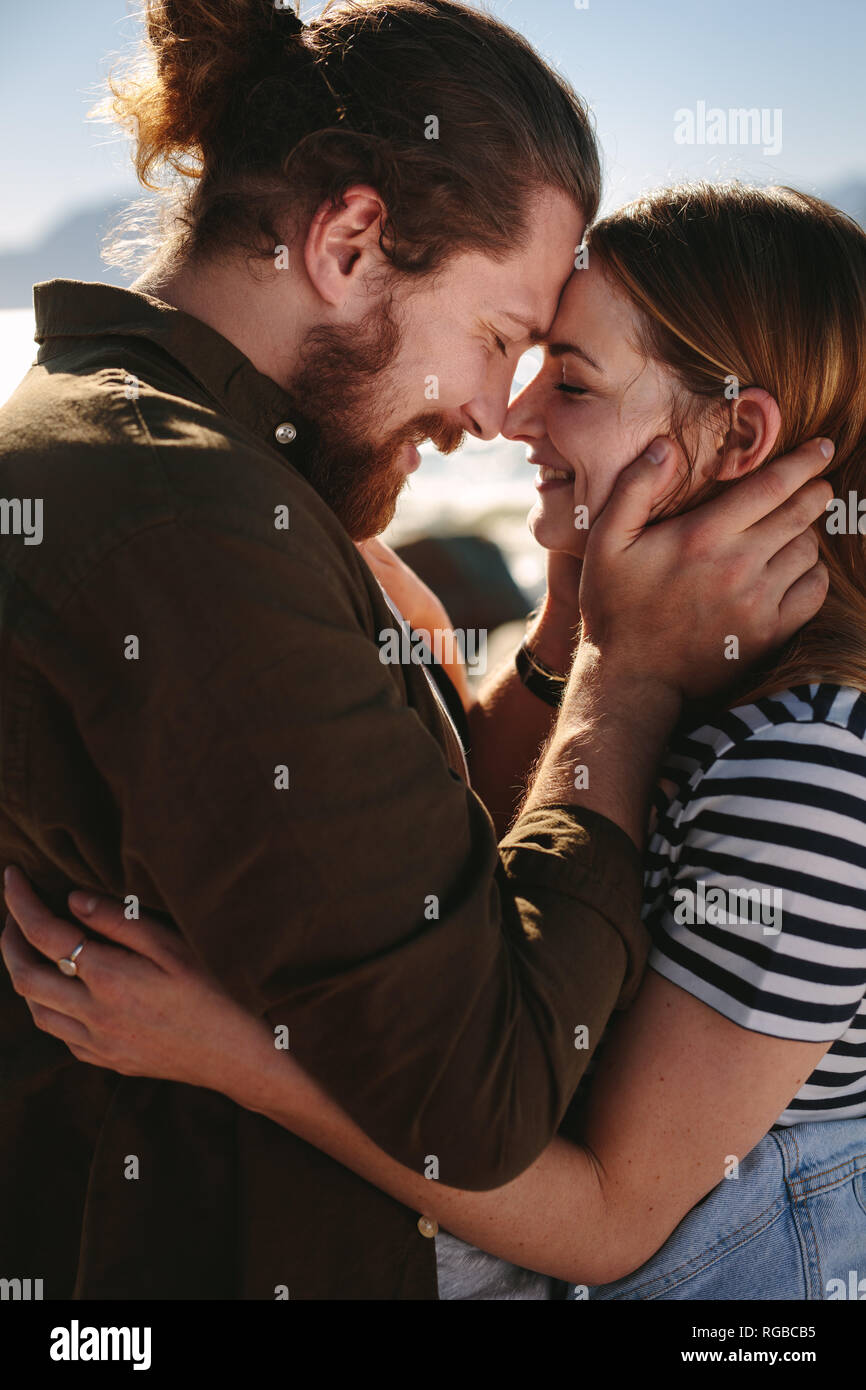 Loving beach hi-res stock photography and images - Alamy