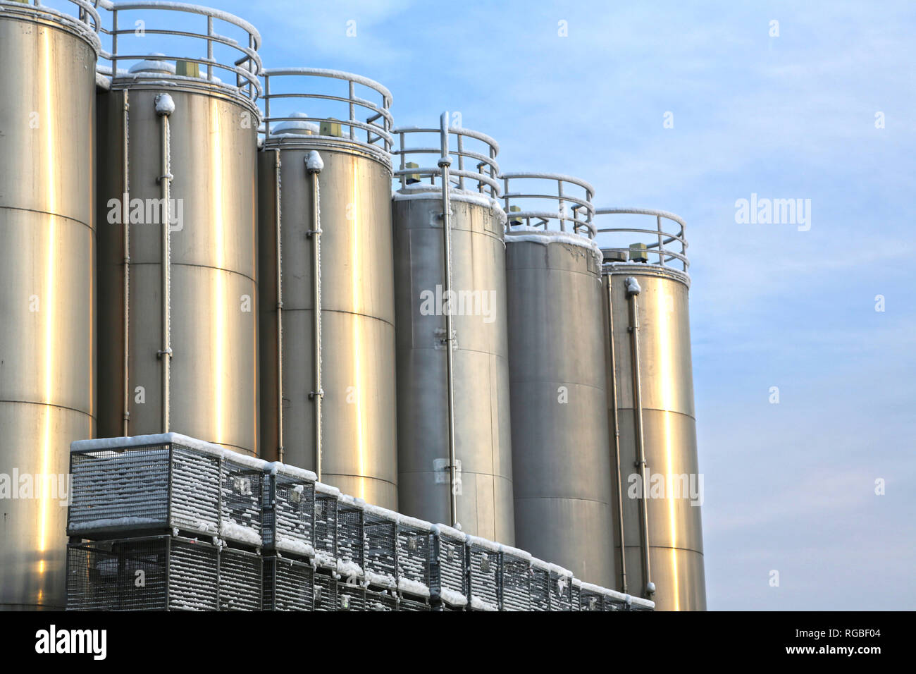 Stainless steel silos in the chemical industry, bulk plastics silo ...