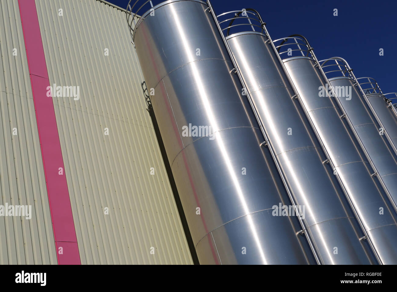 Stainless steel silos in the chemical industry, bulk plastics silo ...