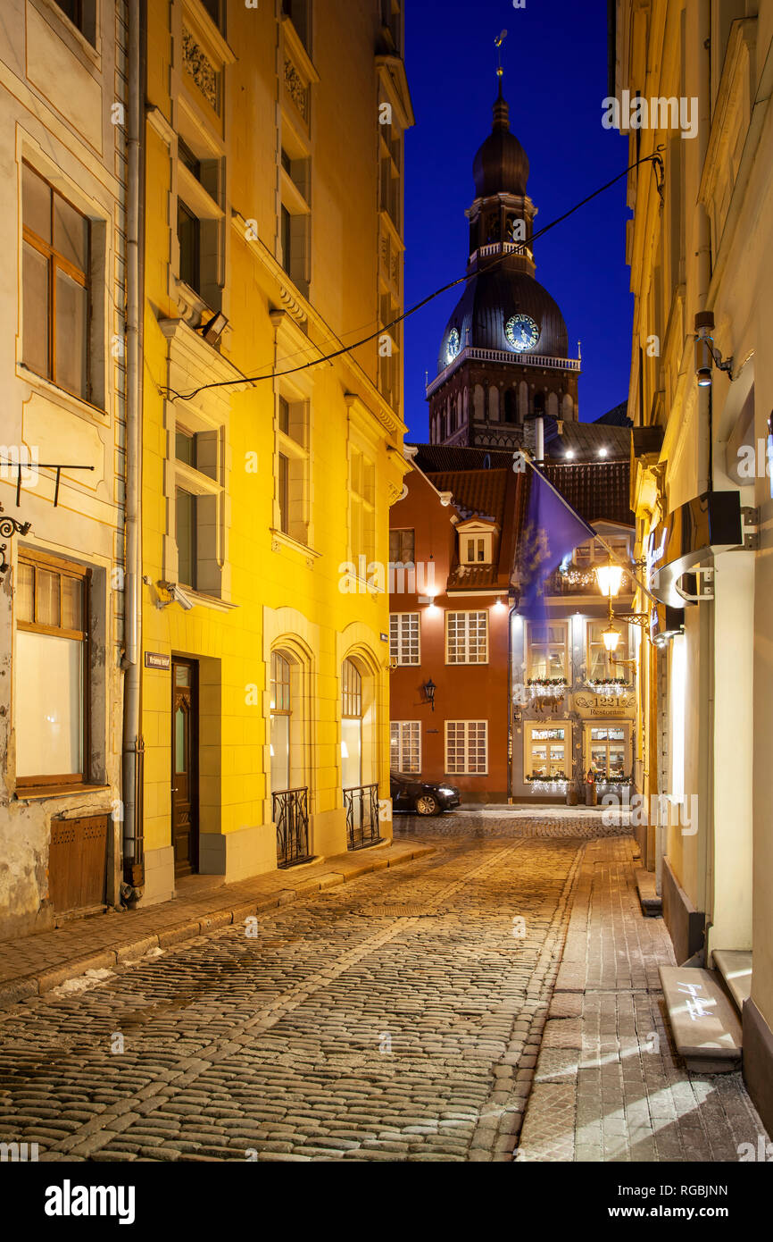 Riga old town hi-res stock photography and images - Alamy