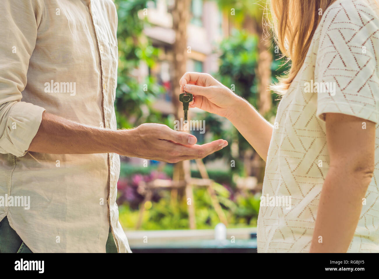 Realtor relocation hi-res stock photography and images - Alamy