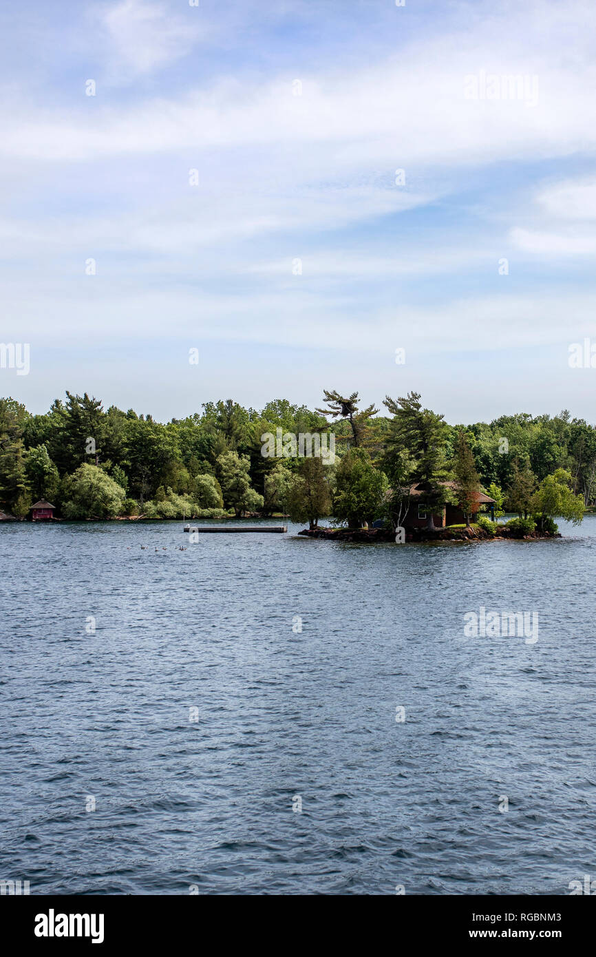 One thousand islands hi-res stock photography and images - Alamy