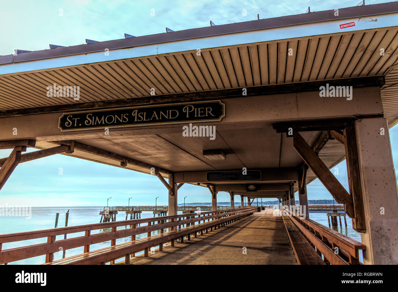 Simons island pier hi-res stock photography and images - Alamy