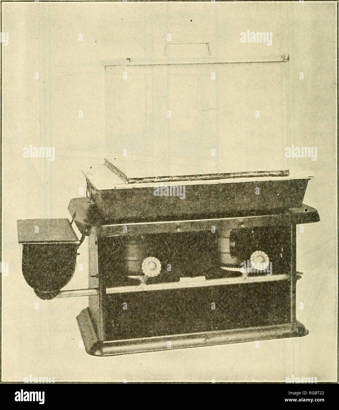 Candling egg hi-res stock photography and images - Alamy