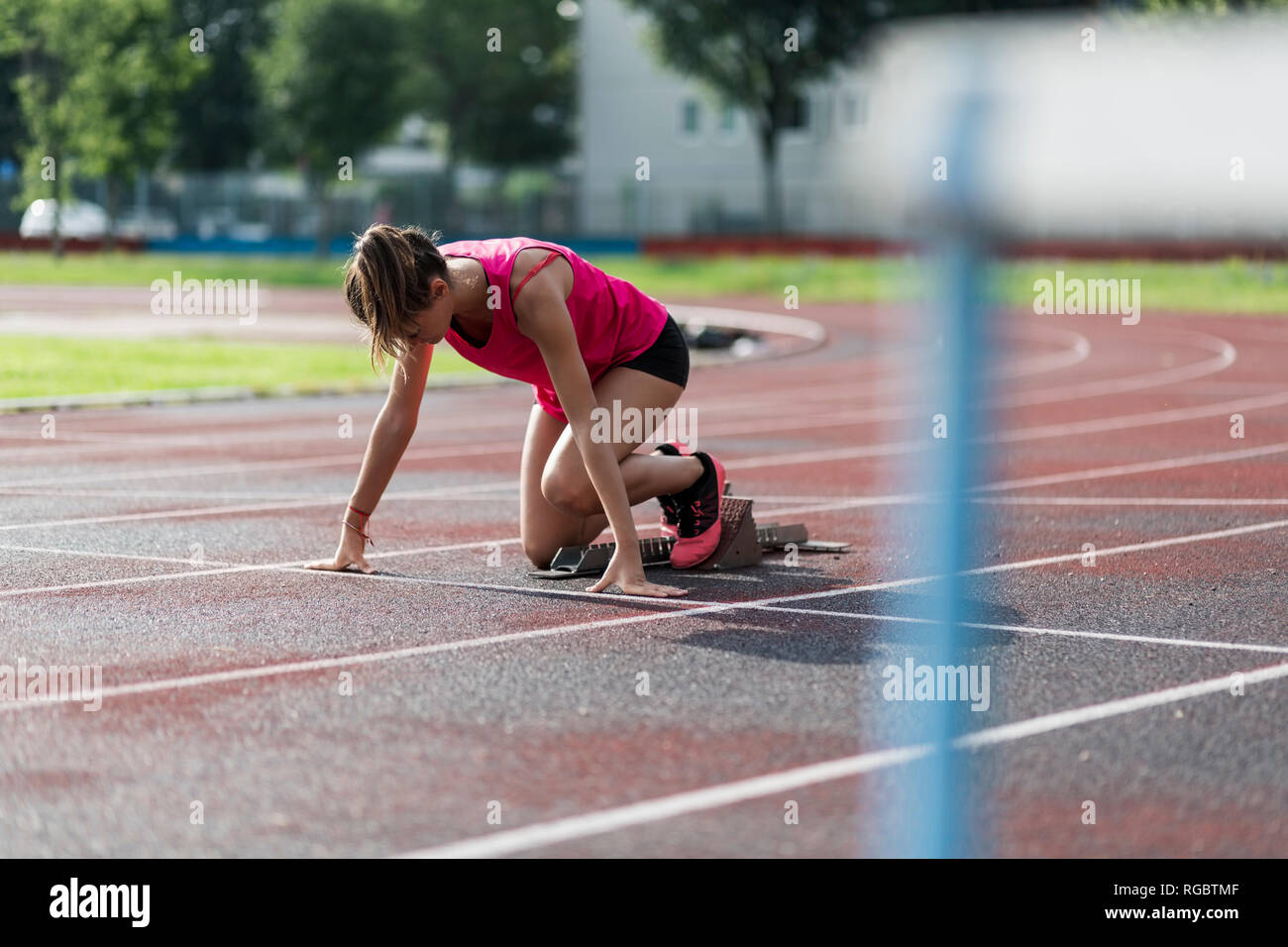 Track and field event teens hi-res stock photography and images - Alamy