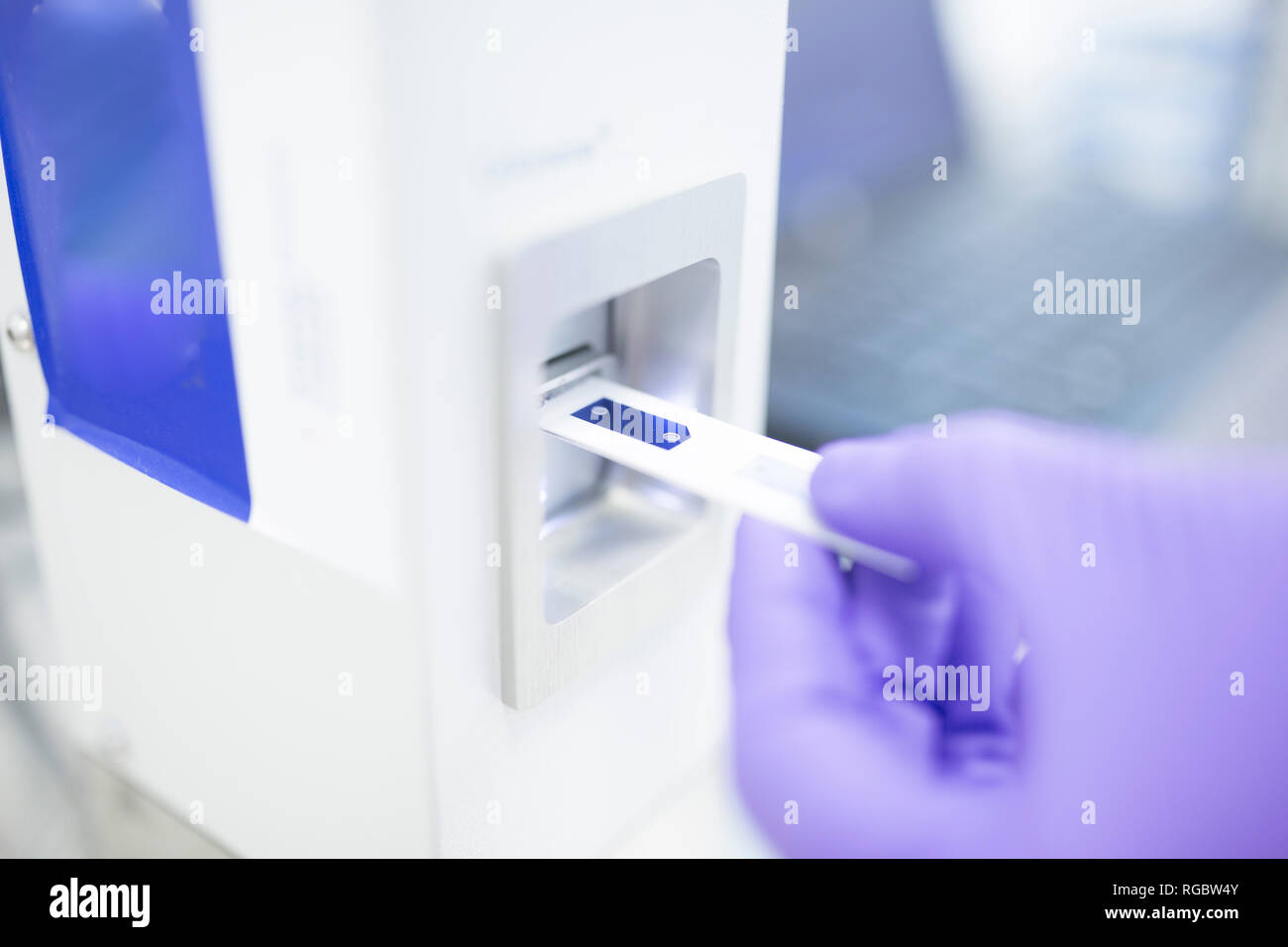 Preparation of check samples of stems in laboratory for drug production ...