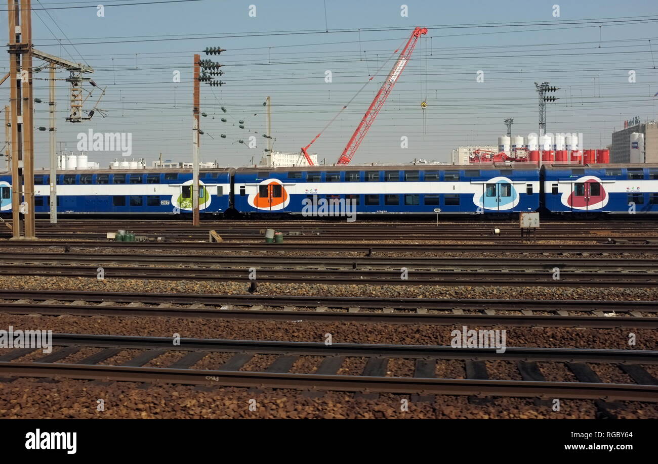 Commuter rail train double decker hi-res stock photography and images ...