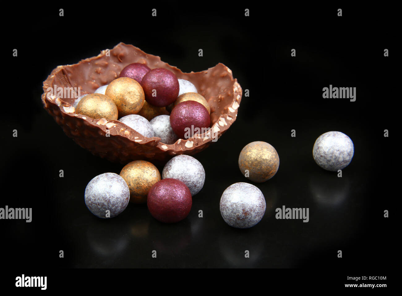 Modern black paint hi-res stock photography and images - Alamy