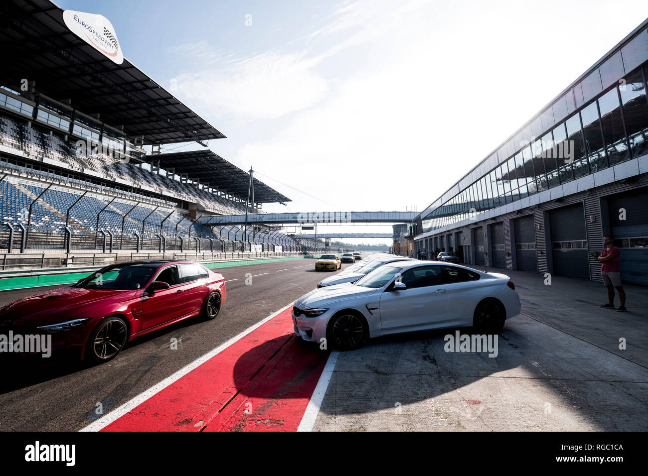 Cars on side track hi-res stock photography and images - Alamy