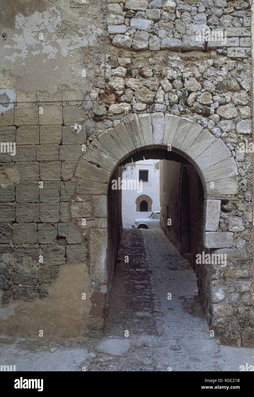 Portal de arco hi-res stock photography and images - Alamy