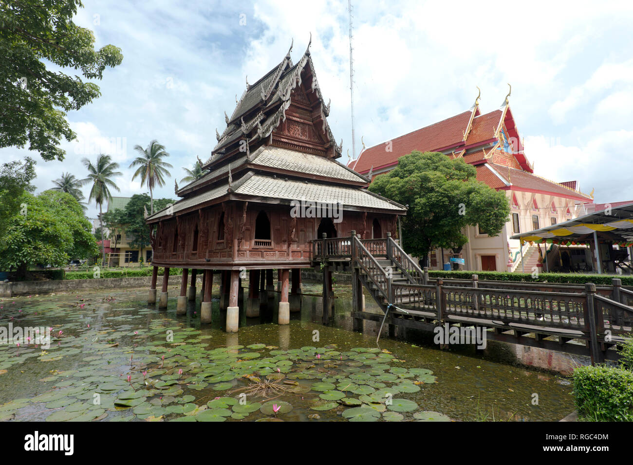 Traditional temples and buildings hi-res stock photography and images - Alamy