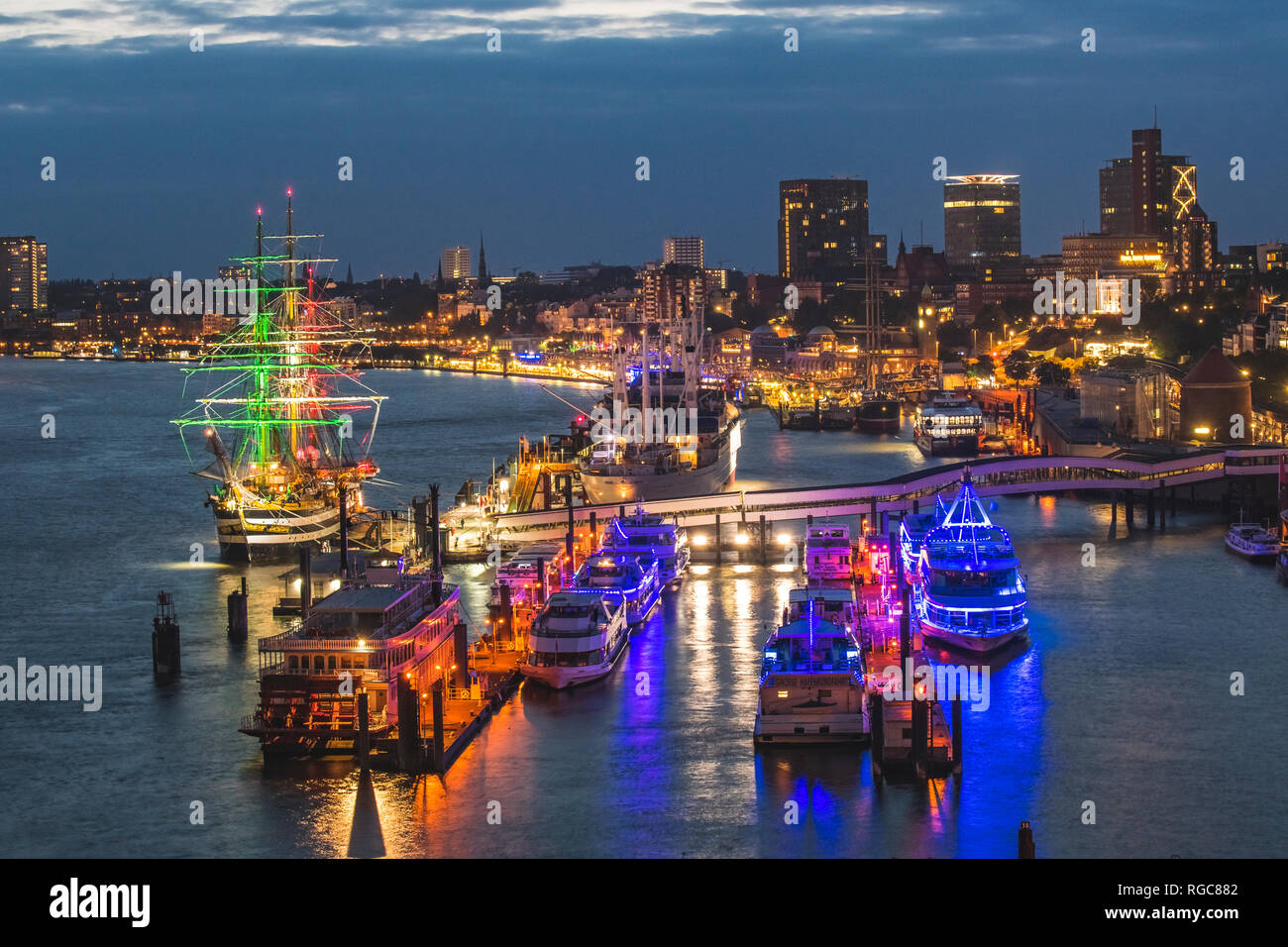 Italian training sail ship hi-res stock photography and images - Alamy
