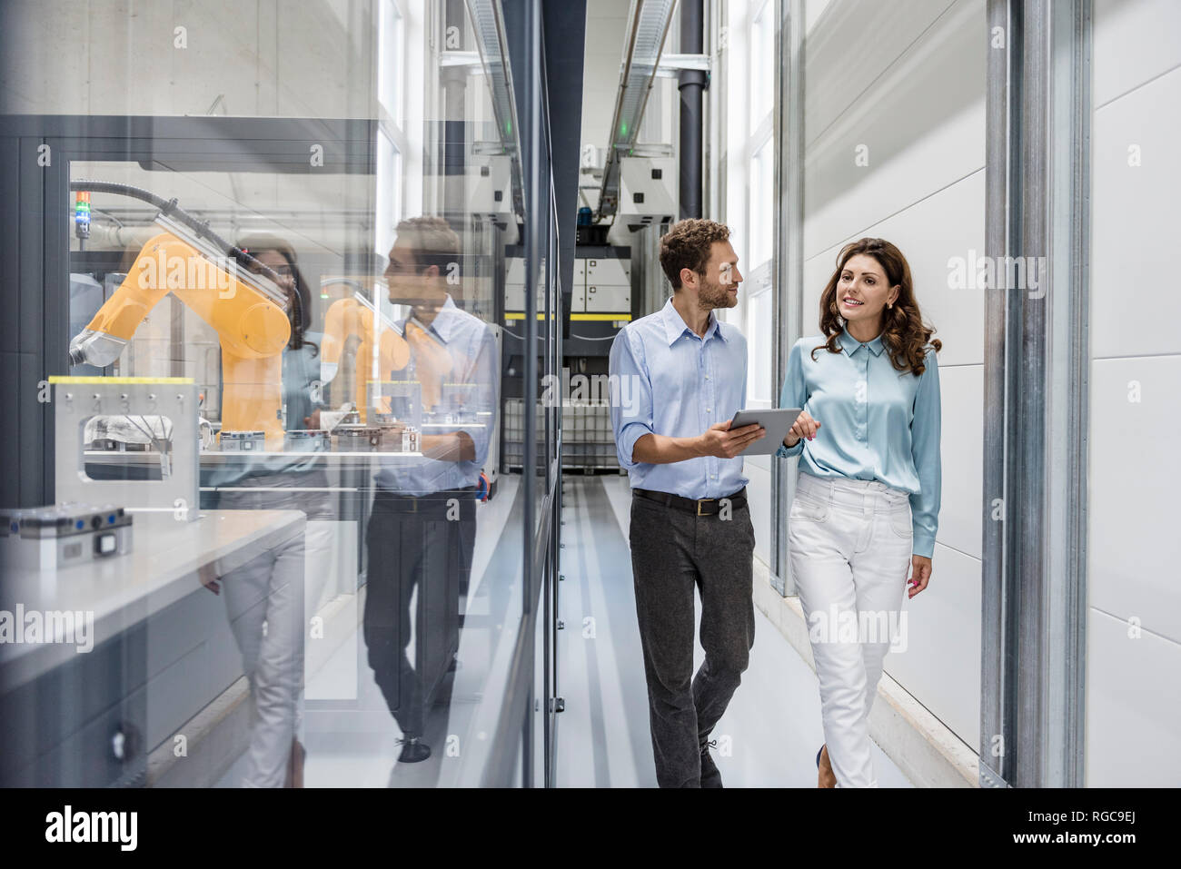 Professional woman in tech hi-res stock photography and images - Alamy