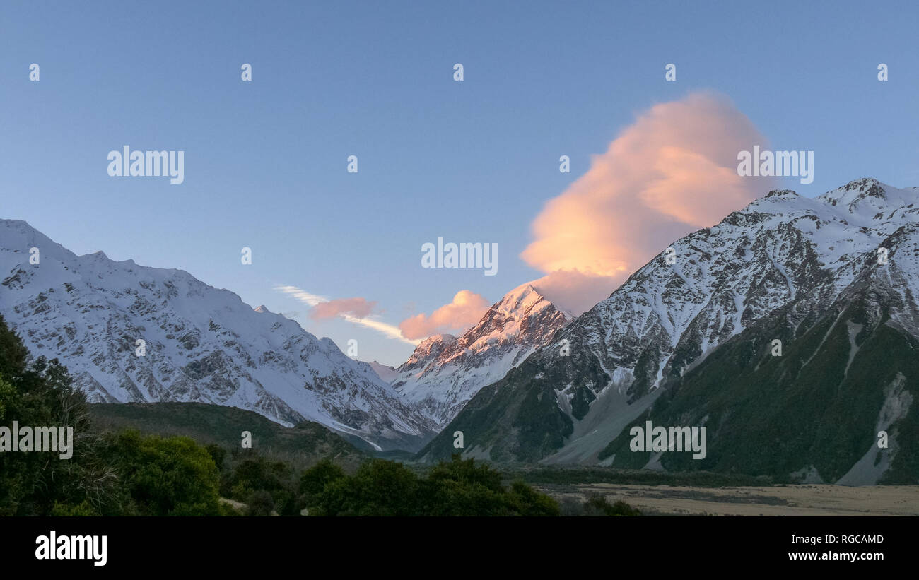 Mt cook new zealand sunset hi-res stock photography and images - Alamy