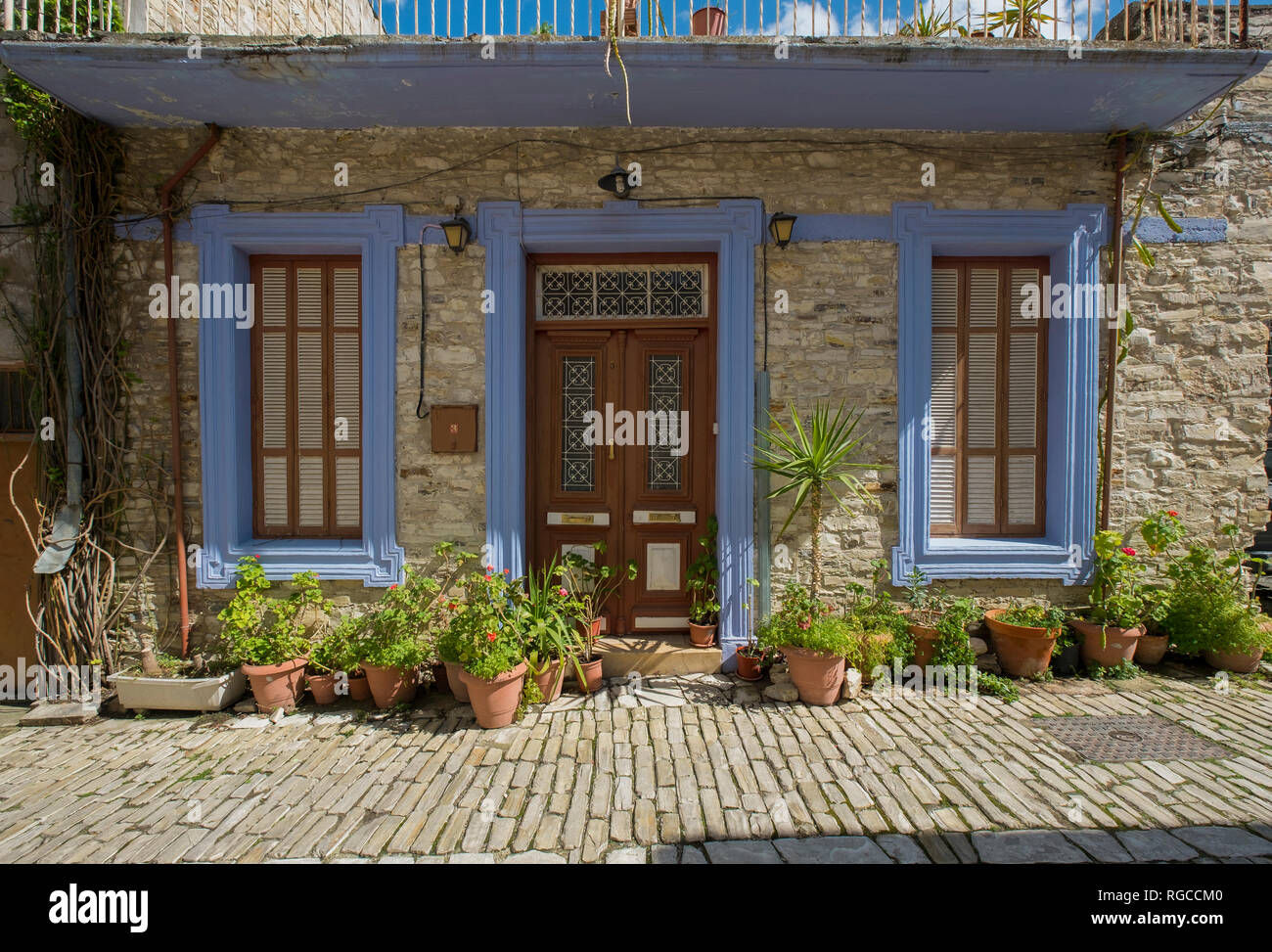 Traditional stone house cyprus hi-res stock photography and images - Alamy