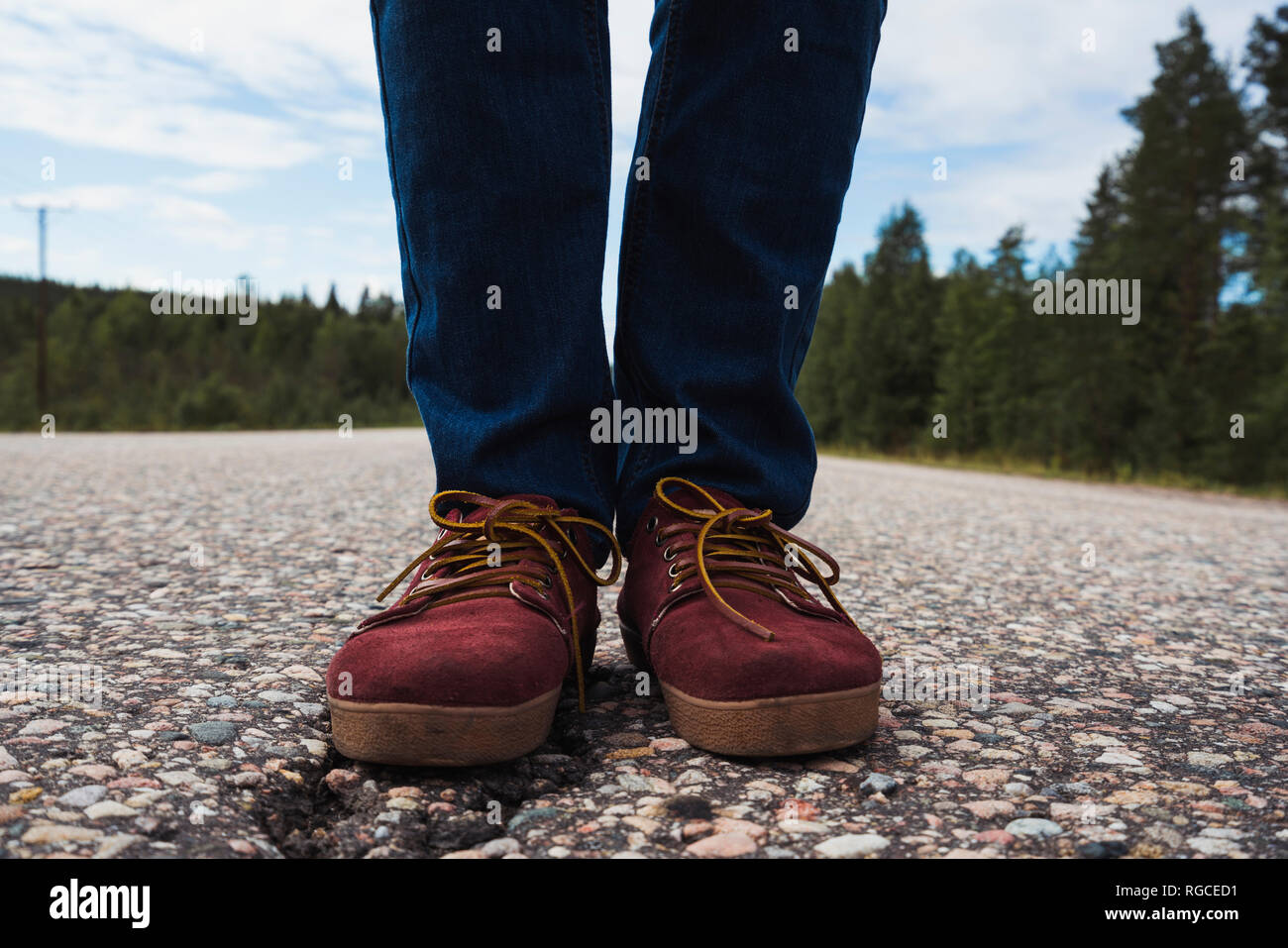 Empty feet hi-res stock photography and images - Alamy