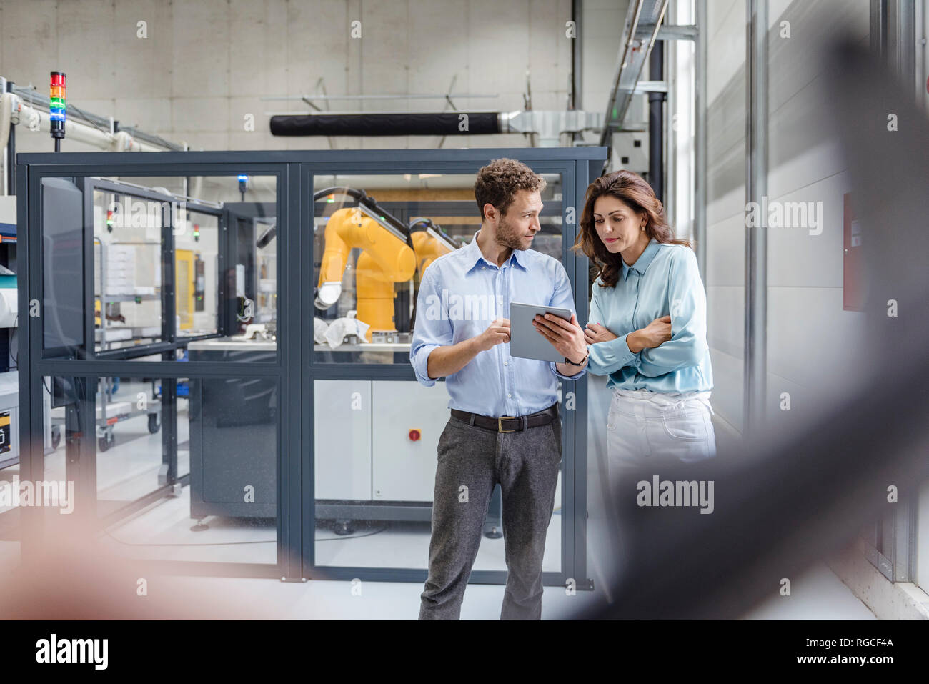 Women using tech hi-res stock photography and images - Alamy