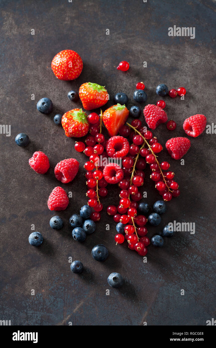 Dark berries hi-res stock photography and images - Alamy