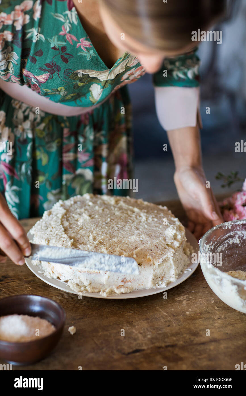 Baked cake hi-res stock photography and images - Alamy