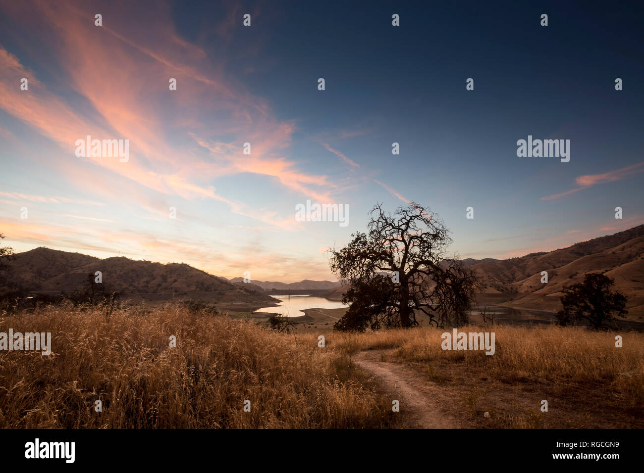 Lake kaweah hi-res stock photography and images - Alamy