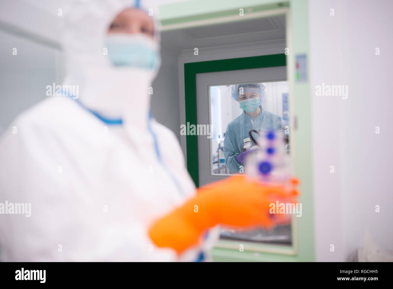 Sluice room hi-res stock photography and images - Alamy
