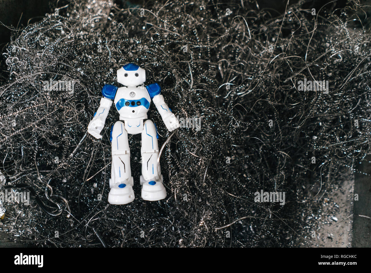 Toy robot metal wires hi-res stock photography and images - Alamy