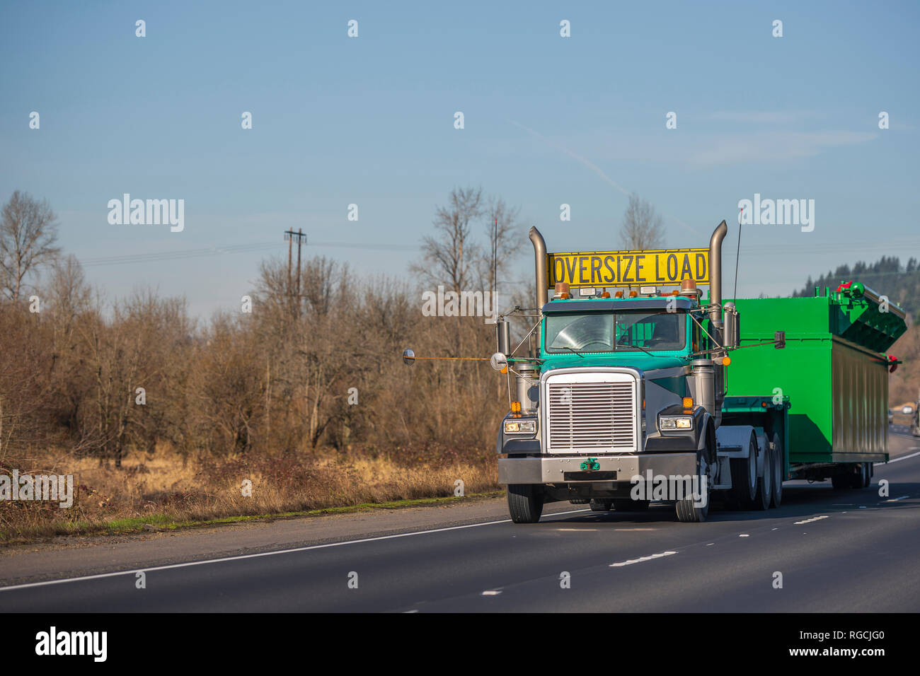 Truck oversize load sign hi-res stock photography and images - Alamy