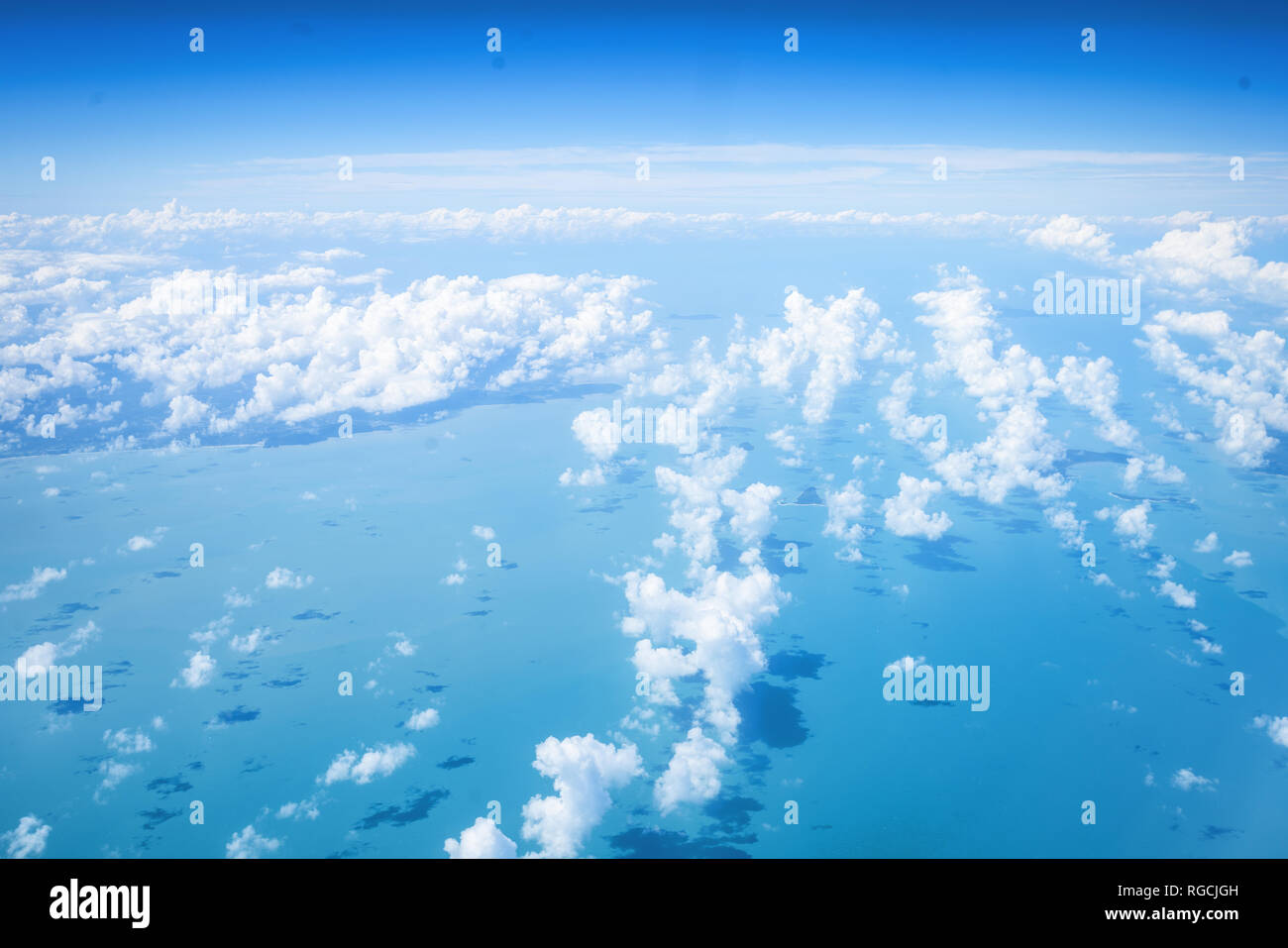 Ariel view ocean horizon hi-res stock photography and images - Alamy
